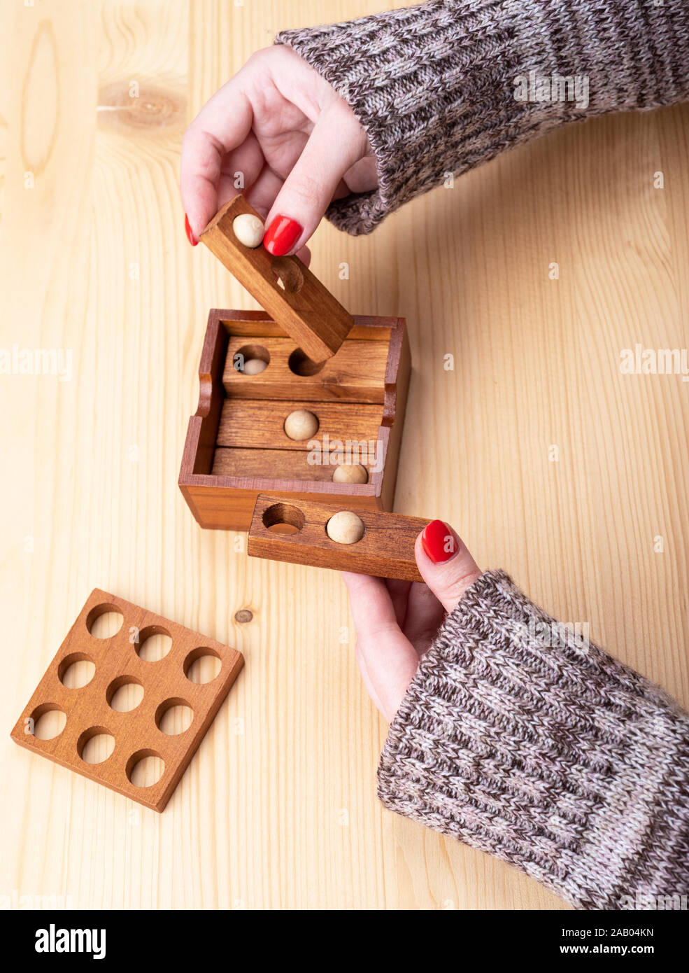 Packaging method hi-res stock photography and images - Alamy