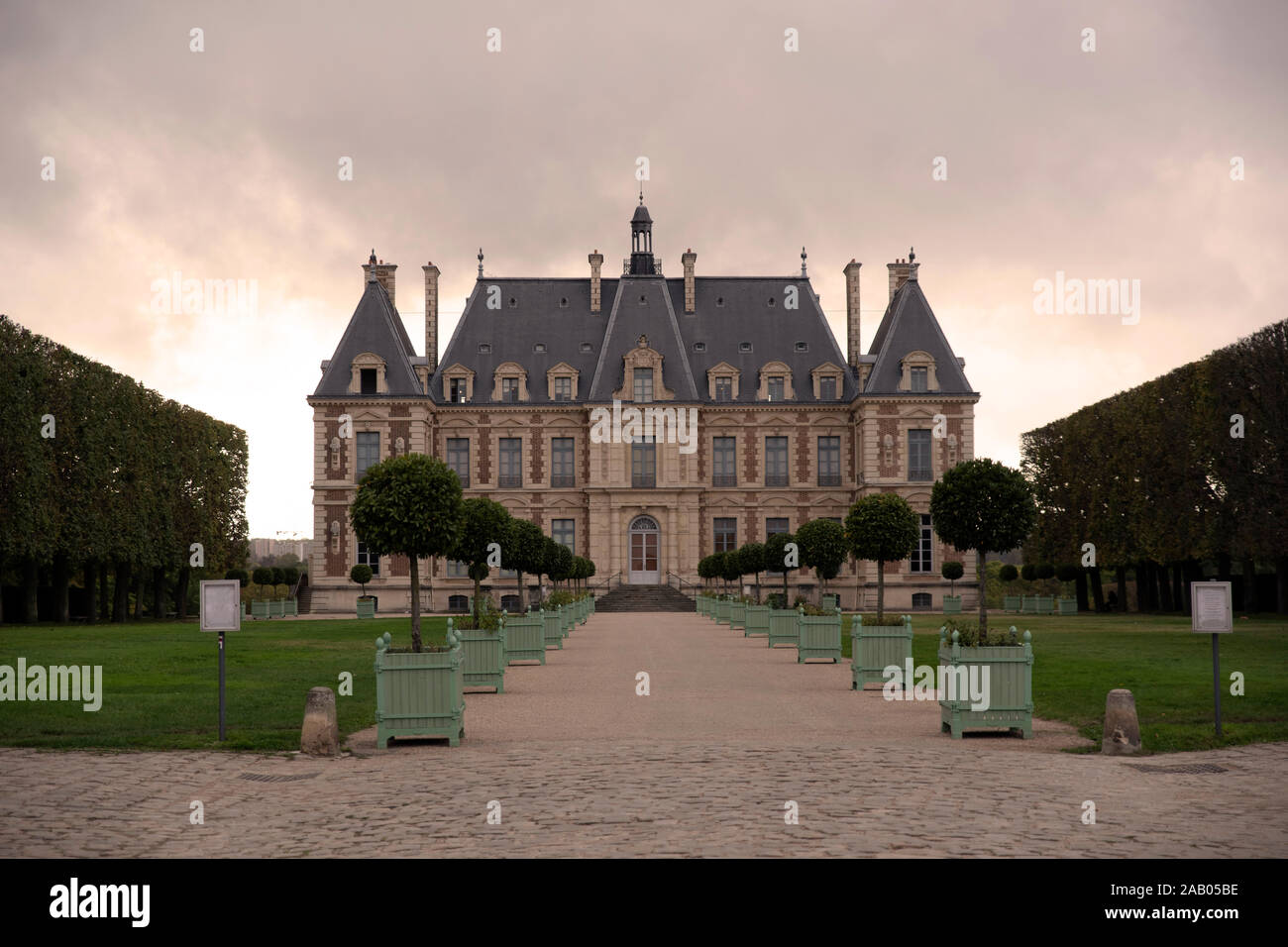 Sceaux castle hi-res stock photography and images - Alamy