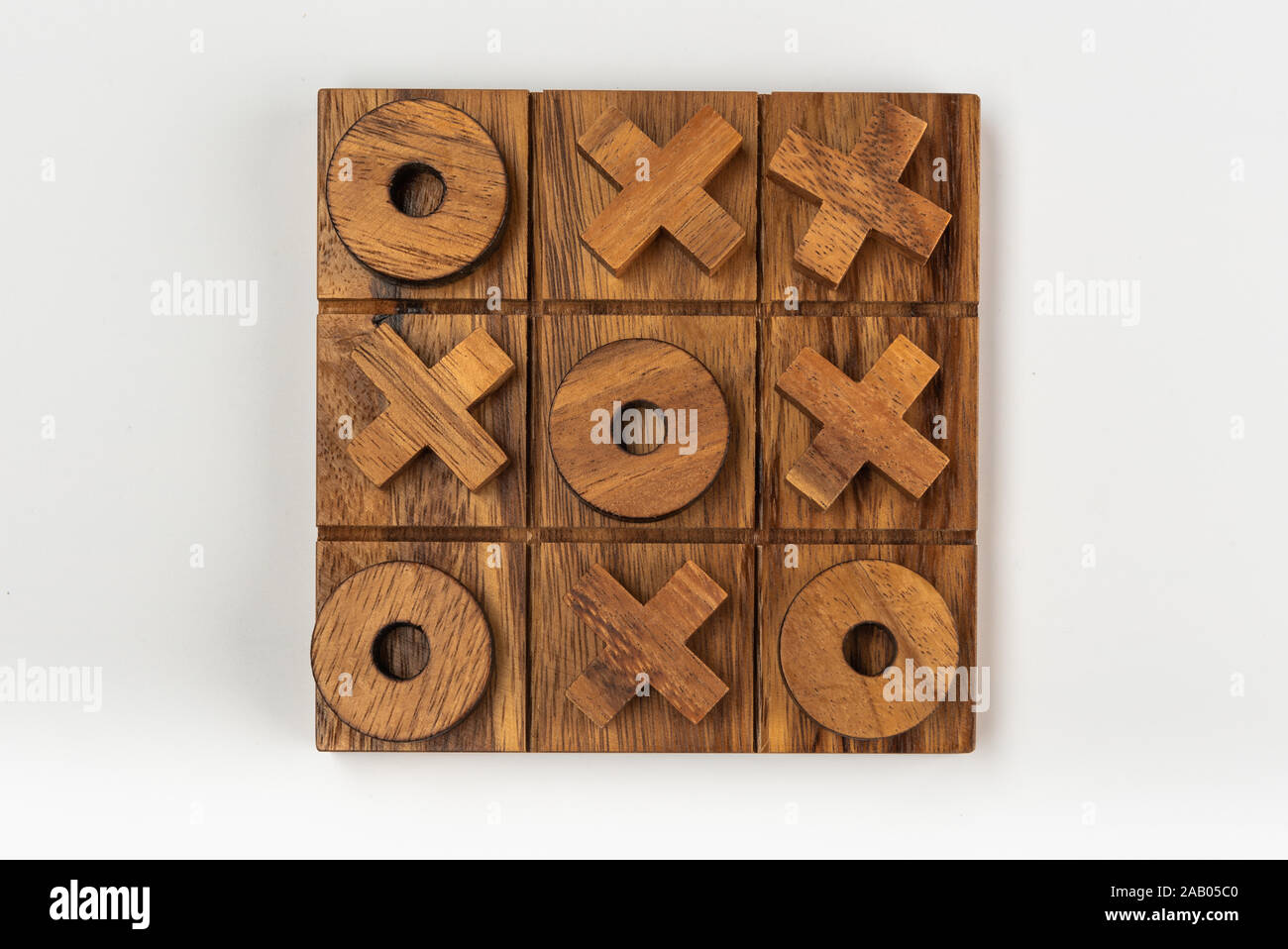 Wooden noughts crosses game board hi-res stock photography and images ...