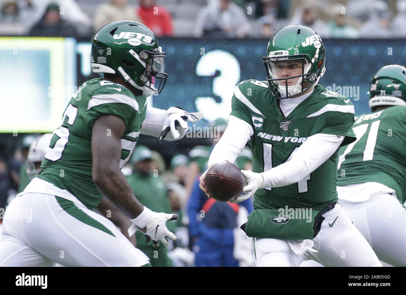 Raiders hands hi-res stock photography and images - Alamy