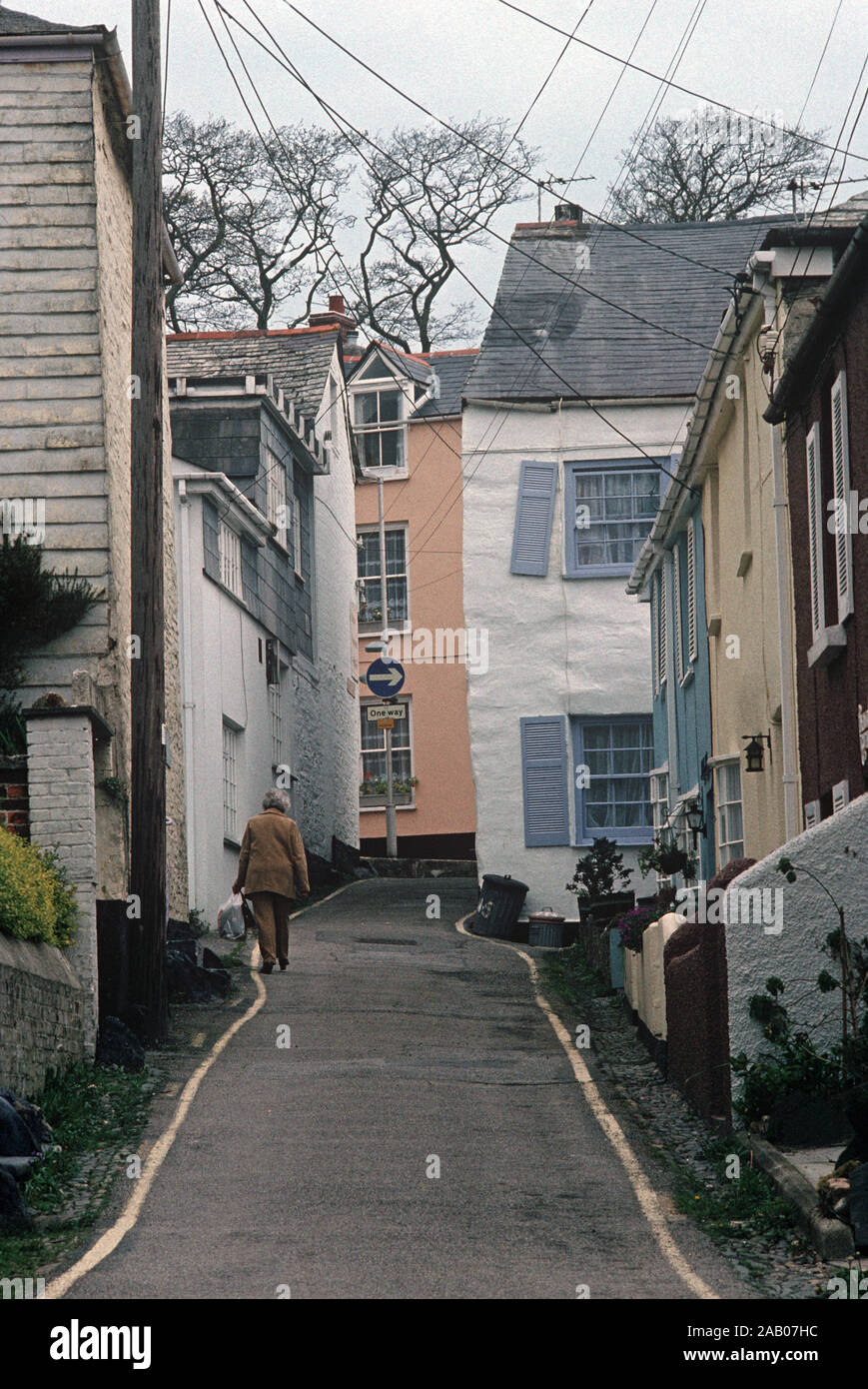 Narrow hill in Padstow, North Cornwall, England, United Kingdom Stock ...