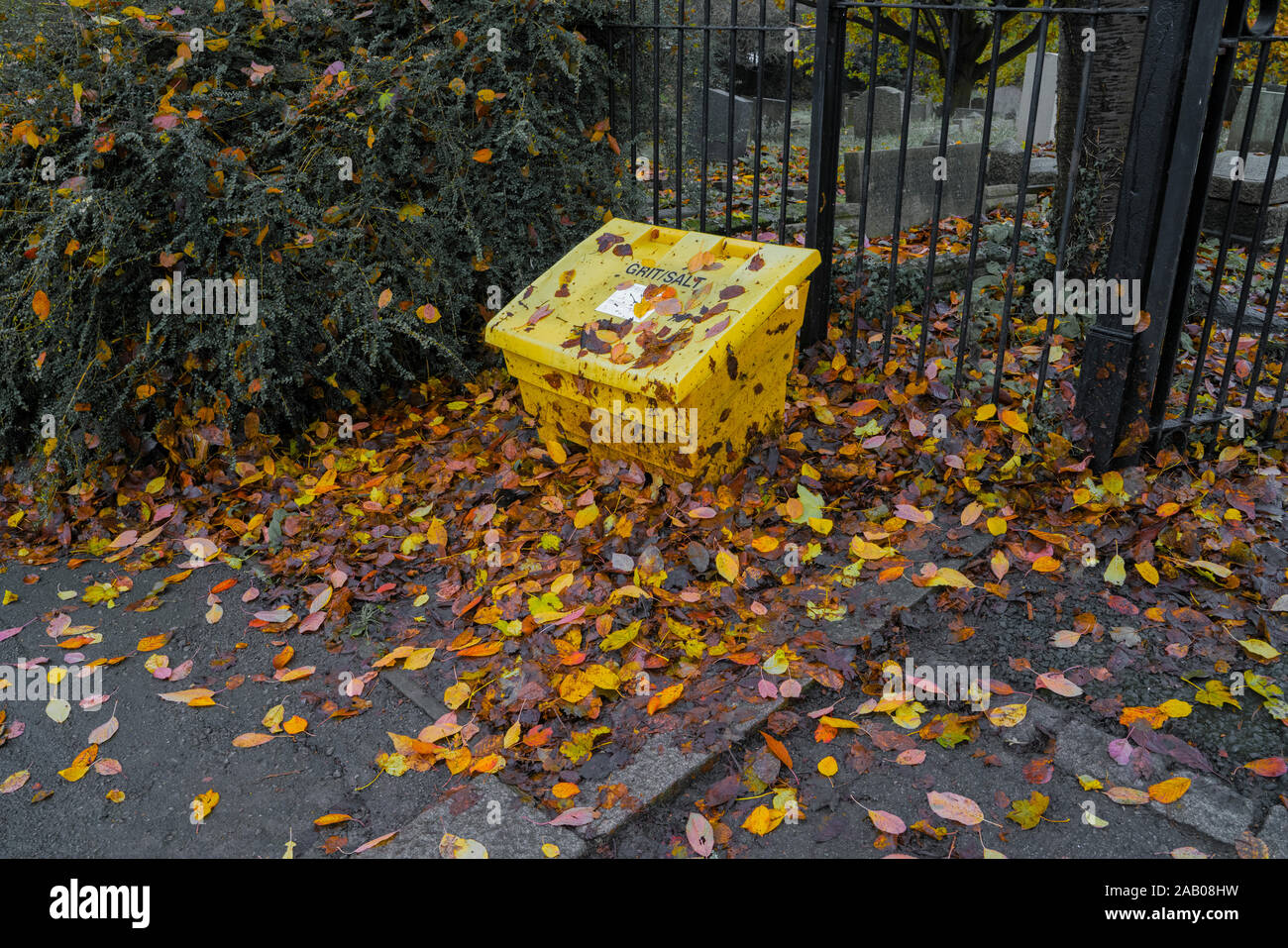 Box of grit hi-res stock photography and images - Alamy