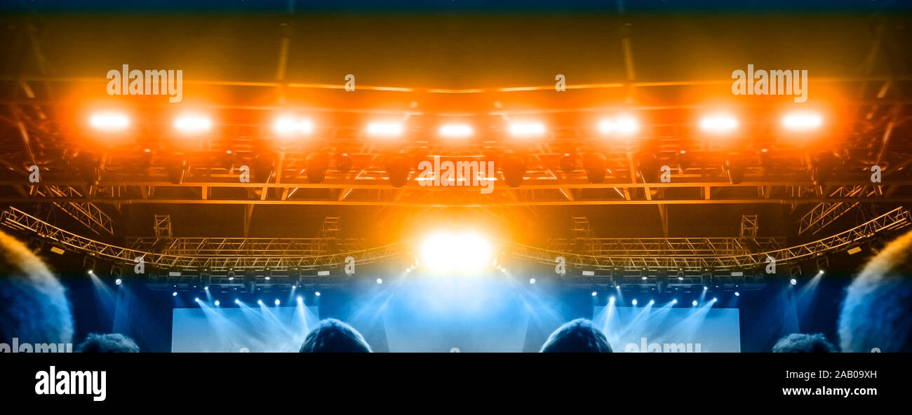 Concert crowd attending a huge gig Stock Photo - Alamy