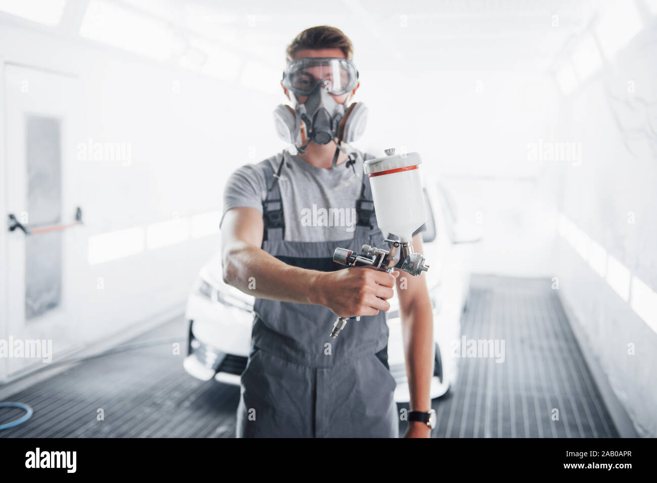 Car painting hi-res stock photography and images - Alamy