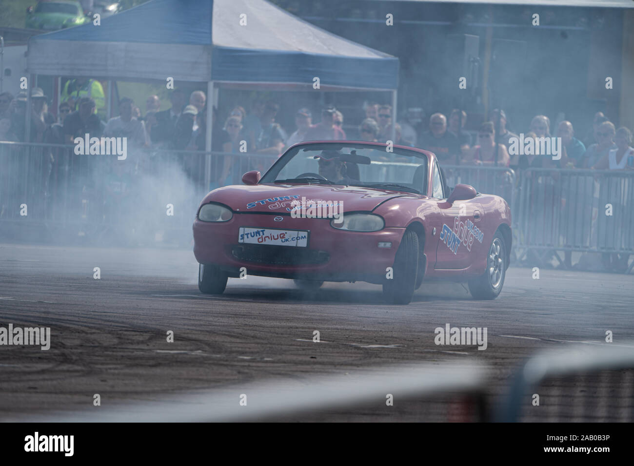 Mazda mx5 mk2 hi-res stock photography and images - Alamy