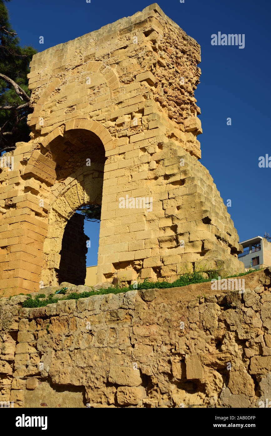 Arco normanno hi-res stock photography and images - Alamy