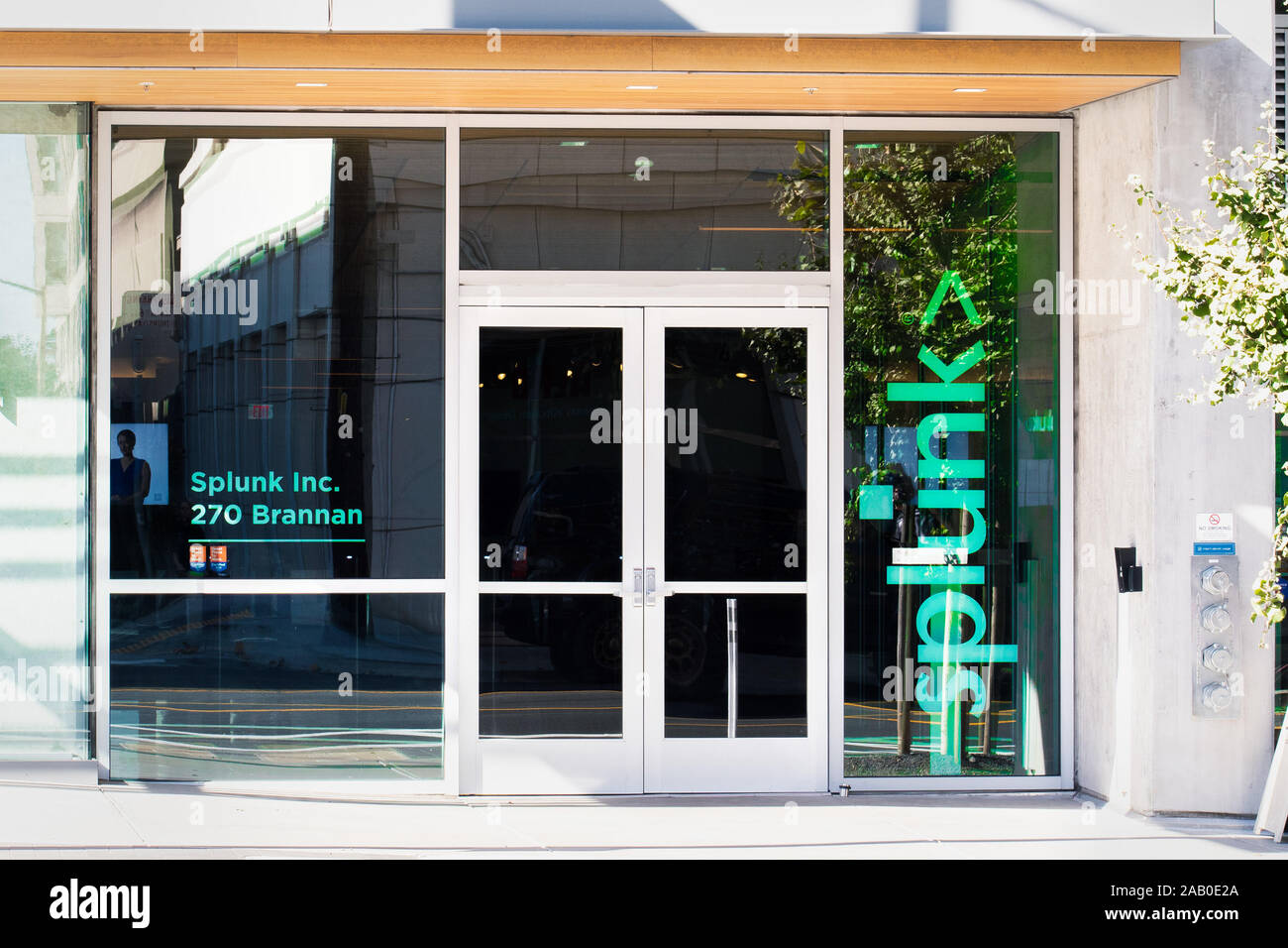 Office of software company splunk hi-res stock photography and images ...