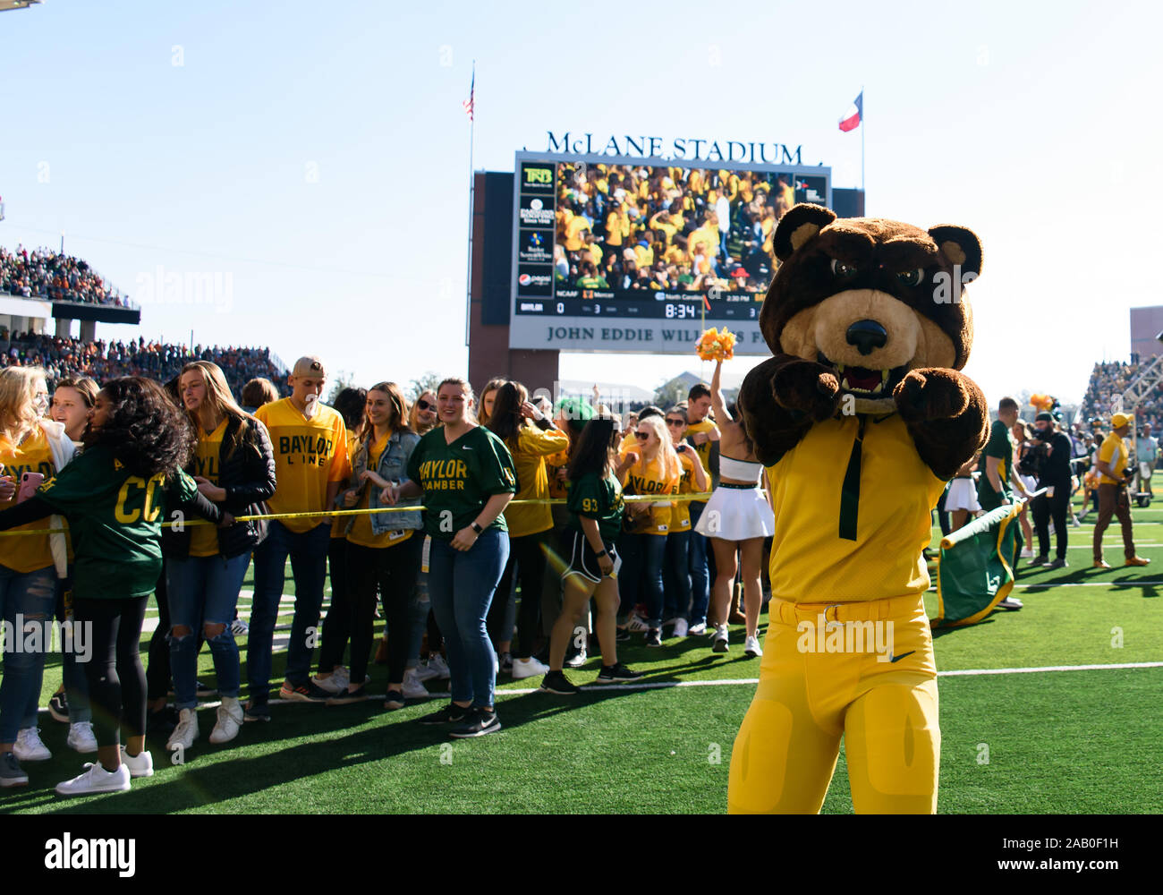Waco, Texas, USA. 23rd Nov, 2019. Baylor Bears mascot ''Bruiser ...