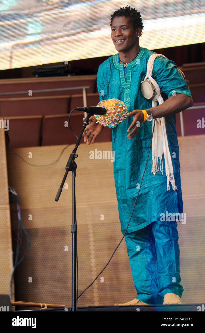 Bassekou Kouyaté and his band, Ngoni Ba, from Mali. Man playing a ...