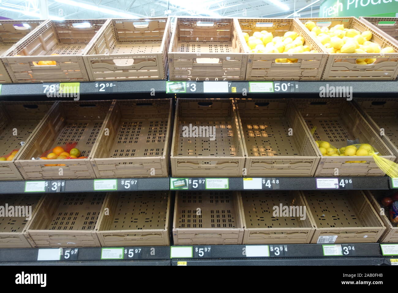 Empty produce shelves hi-res stock photography and images - Alamy