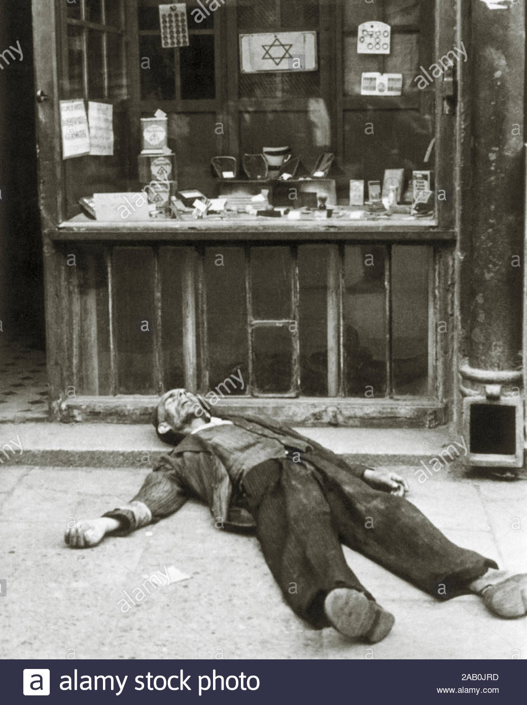 Jewish Ghetto Warsaw Stock Photos & Jewish Ghetto Warsaw Stock Images ...