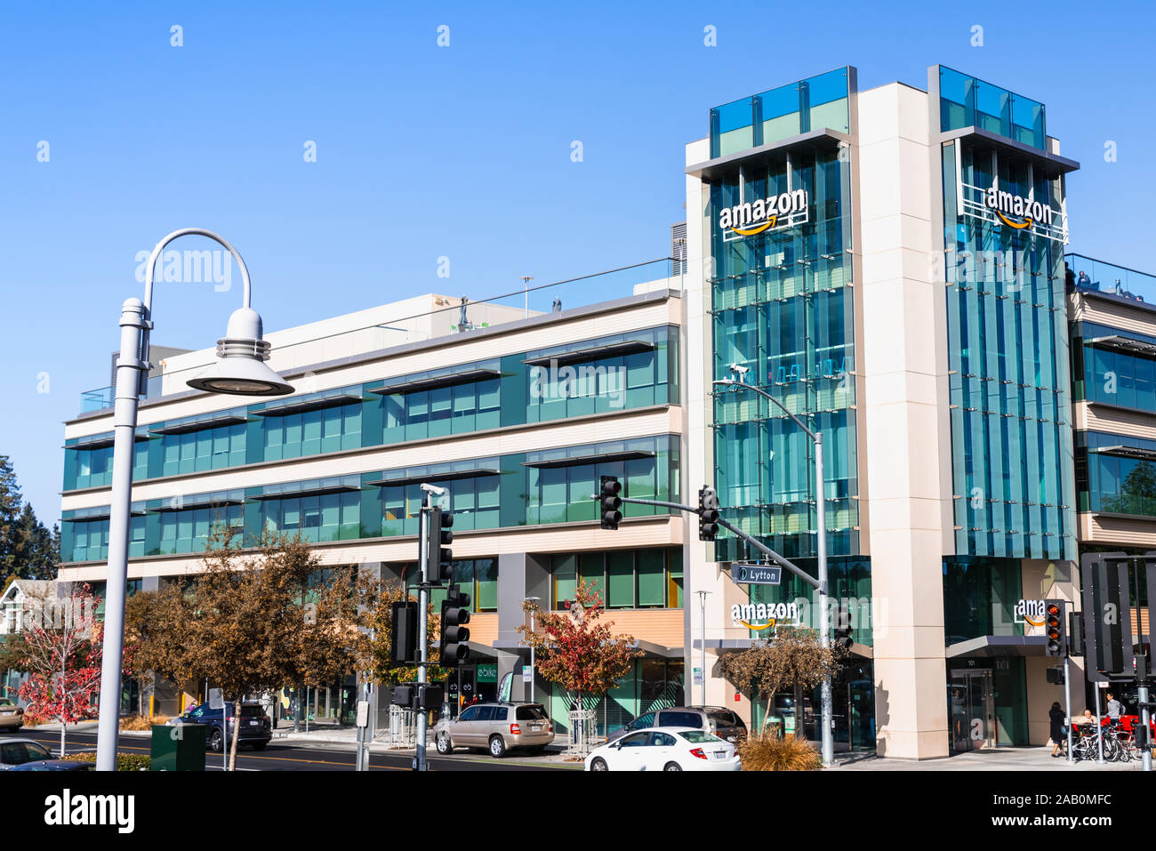 Amazon corporate hi-res stock photography and images - Alamy