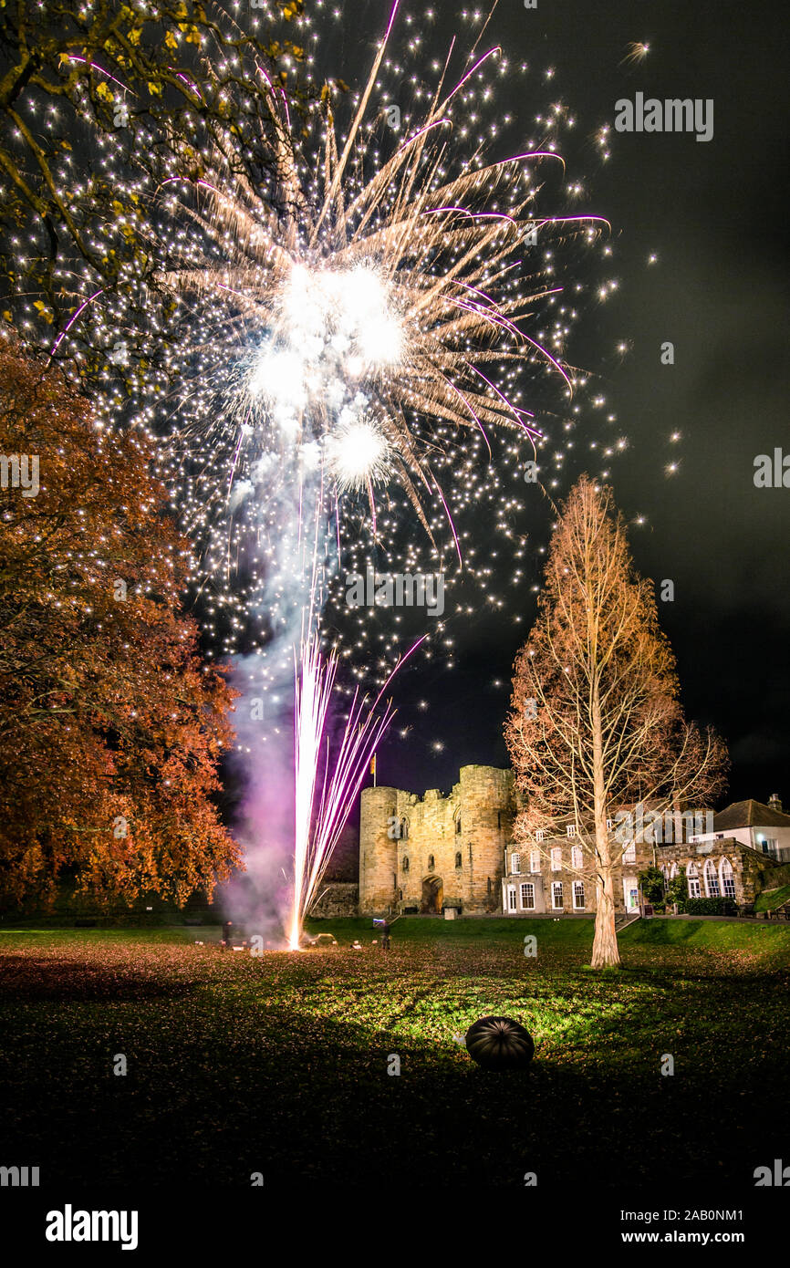 Tonbridge castle fireworks hi-res stock photography and images - Alamy