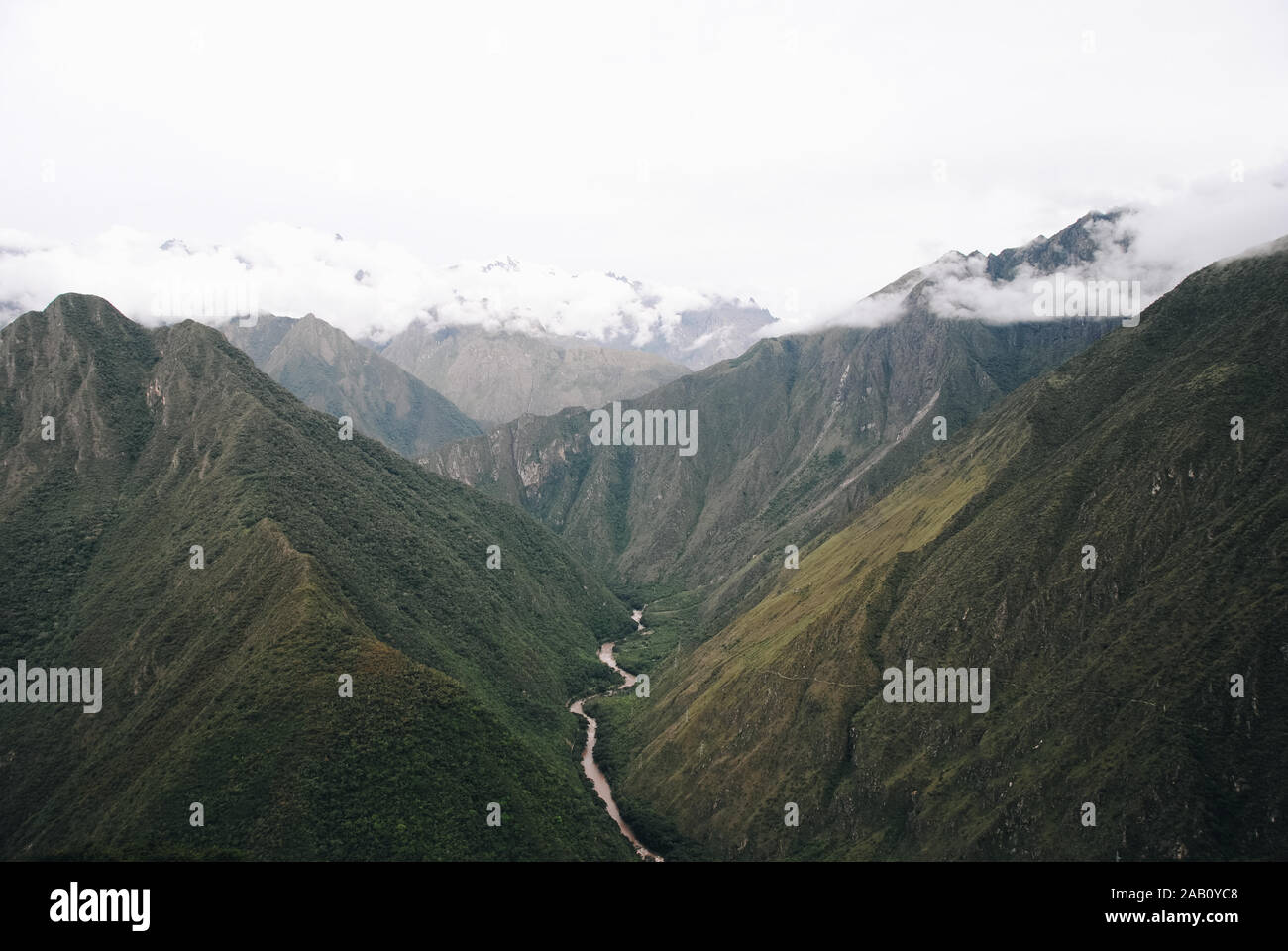 Beautiful scenery between mountains hi-res stock photography and images ...