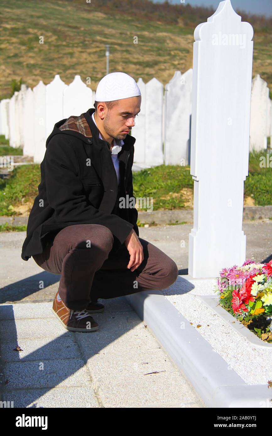 Islamic praying on dead person Stock Photo - Alamy