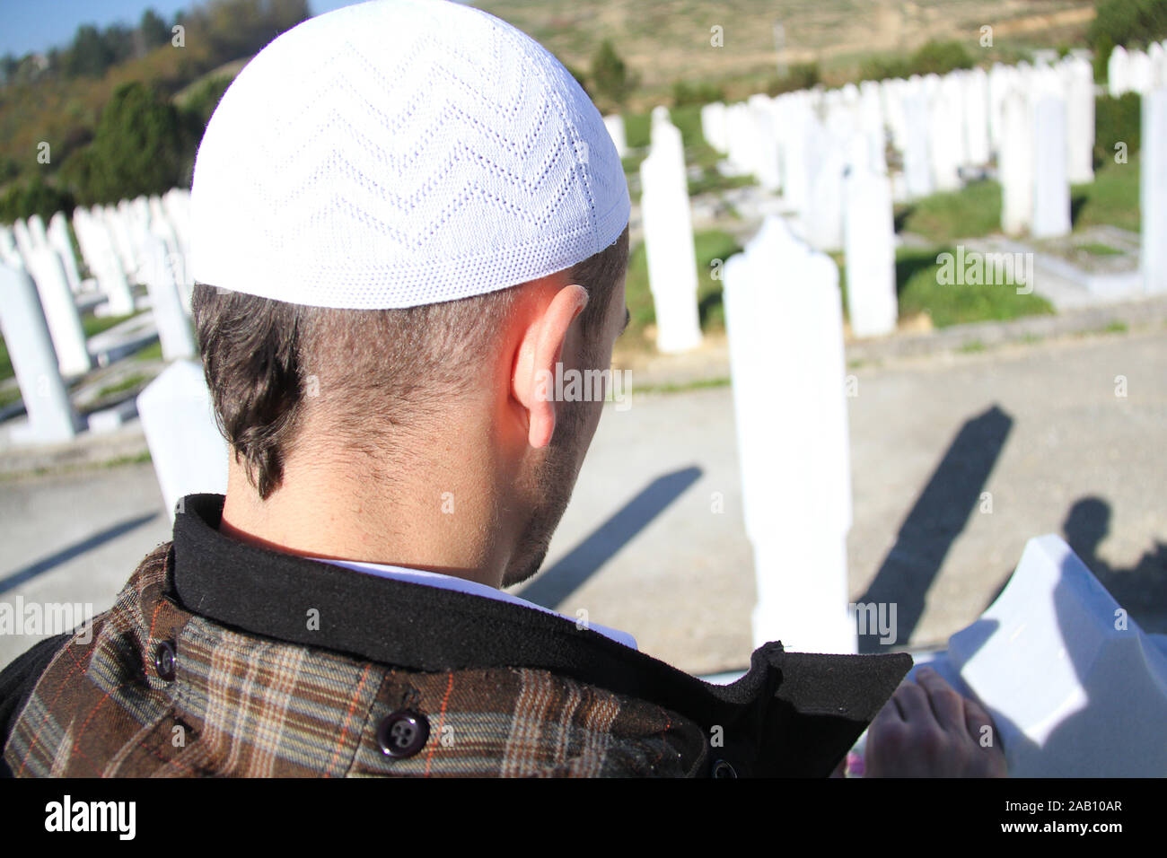 Islamic praying on dead person Stock Photo - Alamy