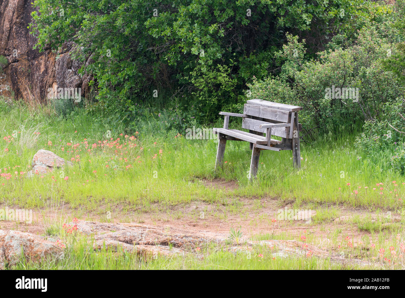 Rustic park bench hi-res stock photography and images - Alamy