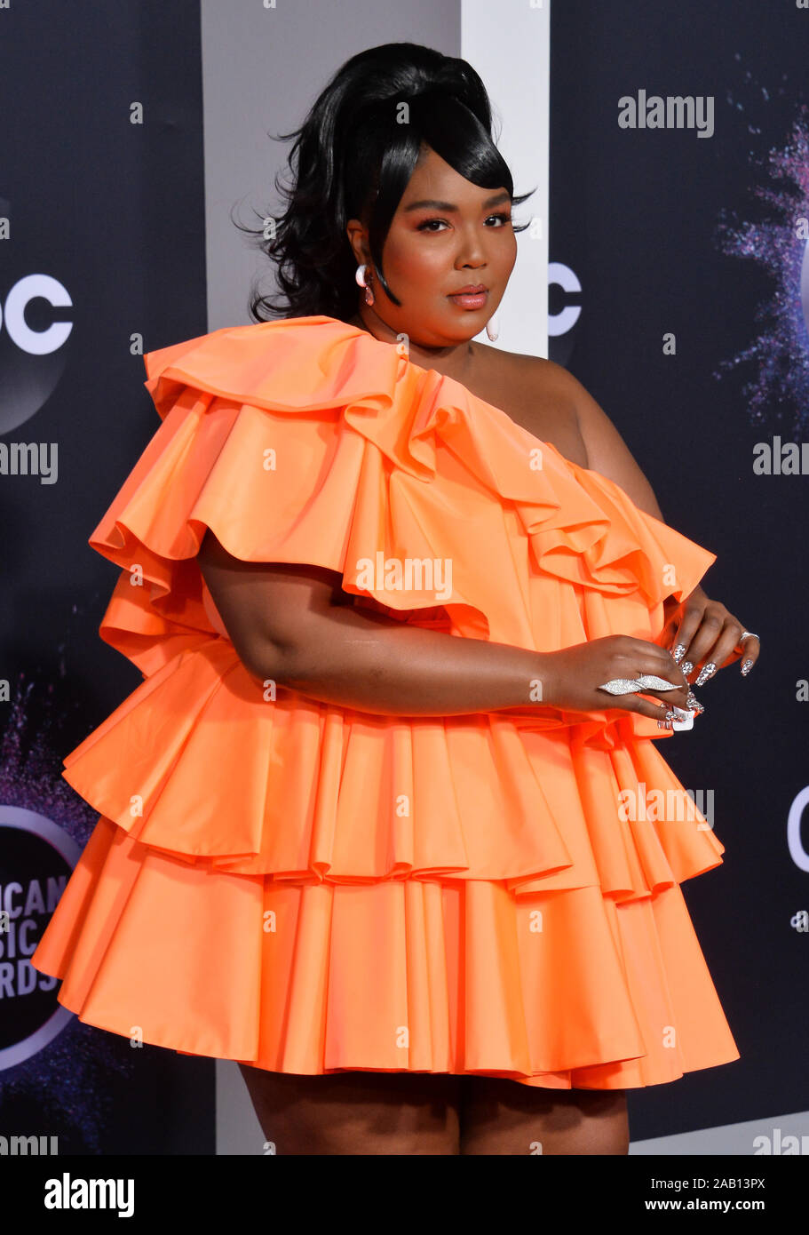 Los Angeles, United States. 24th Nov, 2019. Singer Lizzo arrives for ...