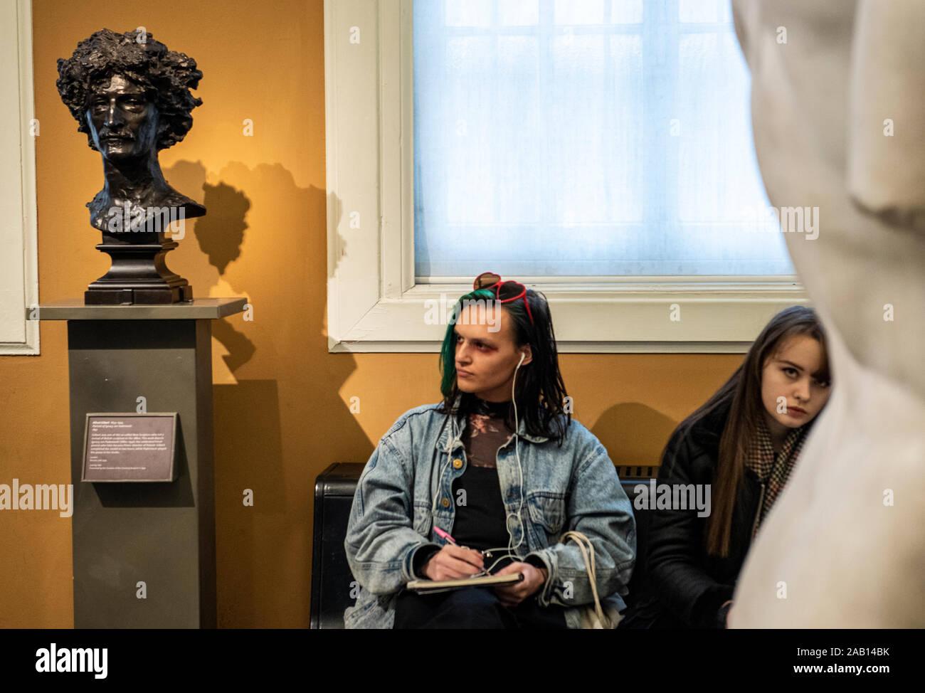 Art student sculpture notes hi-res stock photography and images - Alamy