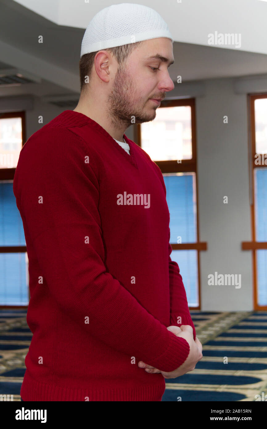 Photo of the Muslim Man Is Praying In The Mosque Stock Photo - Alamy