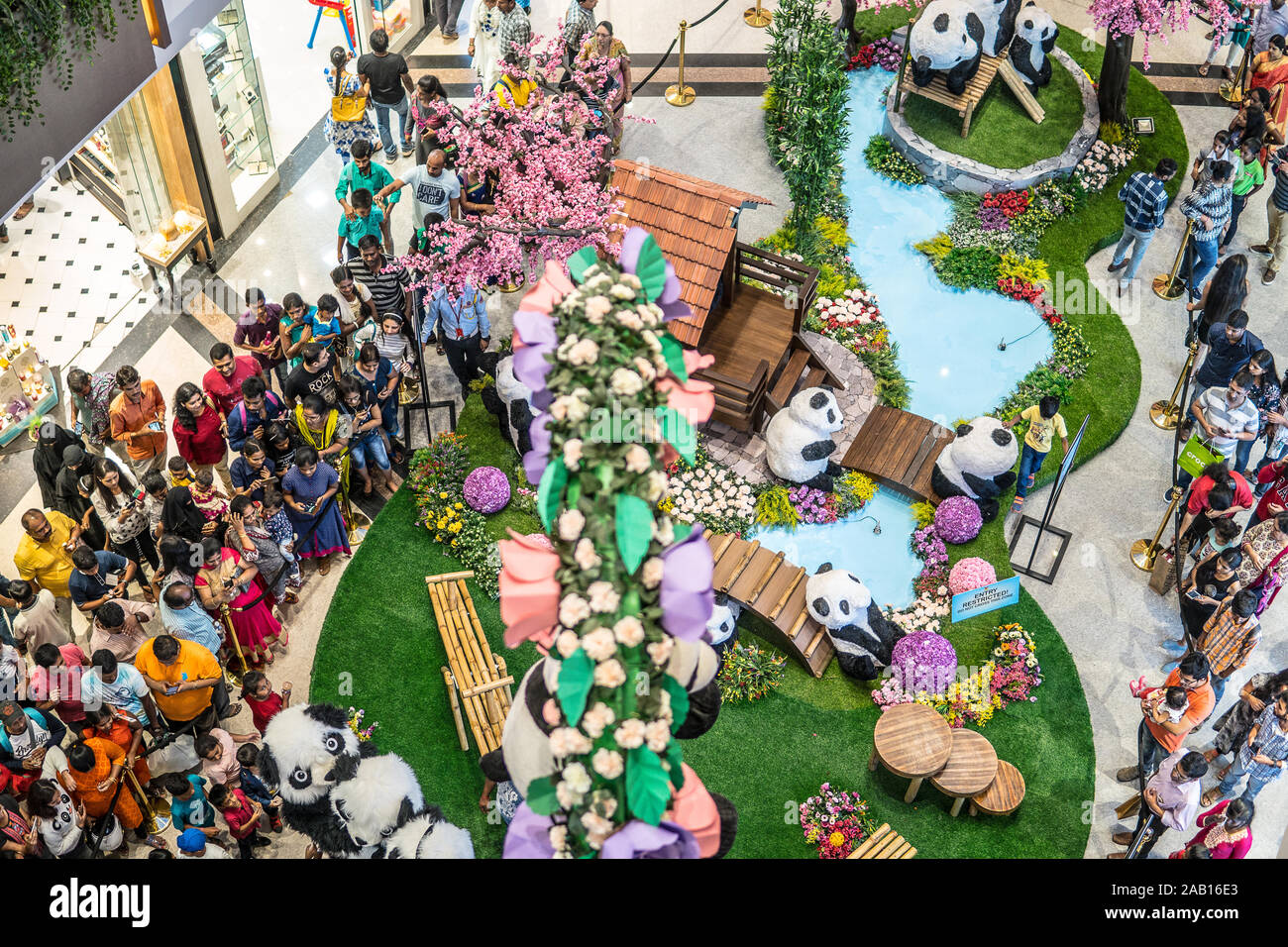 Bengaluru phoenix marketcity mall hi-res stock photography and images ...