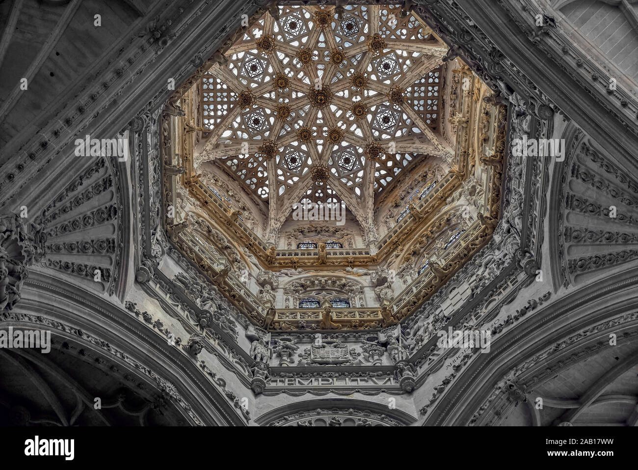 Cimborrio of the cathedral of burgos hi-res stock photography and ...