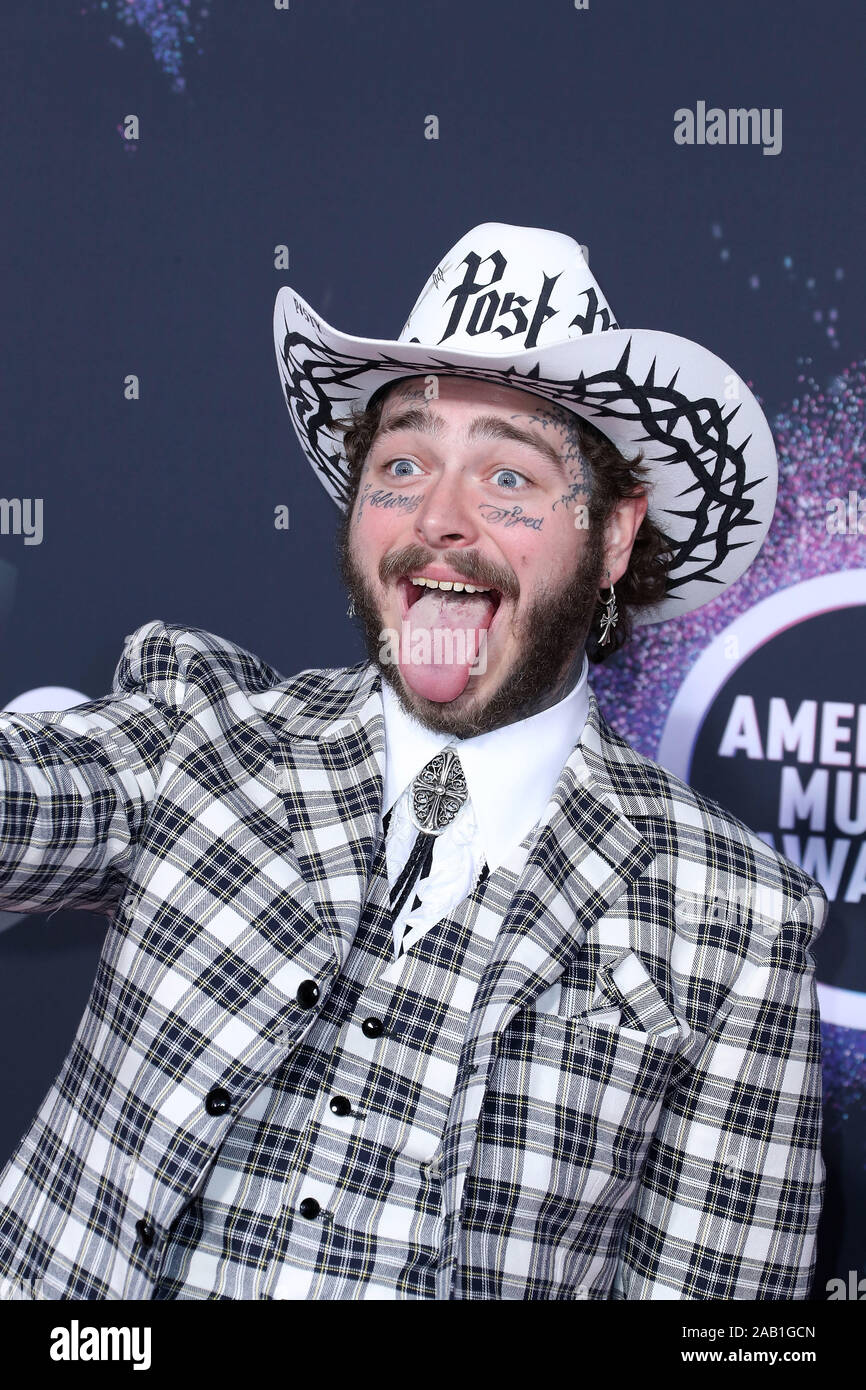 Los Angeles, United States. 24th Nov, 2019. Rapper Post Malone arrives ...