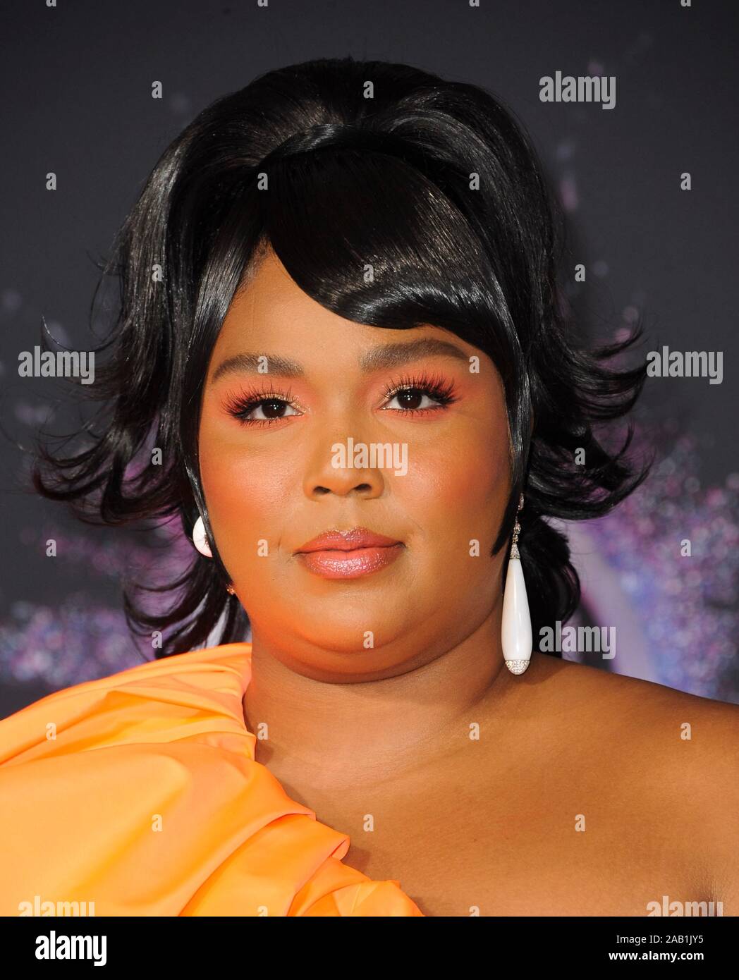American music awards 2019 lizzo hi-res stock photography and images ...