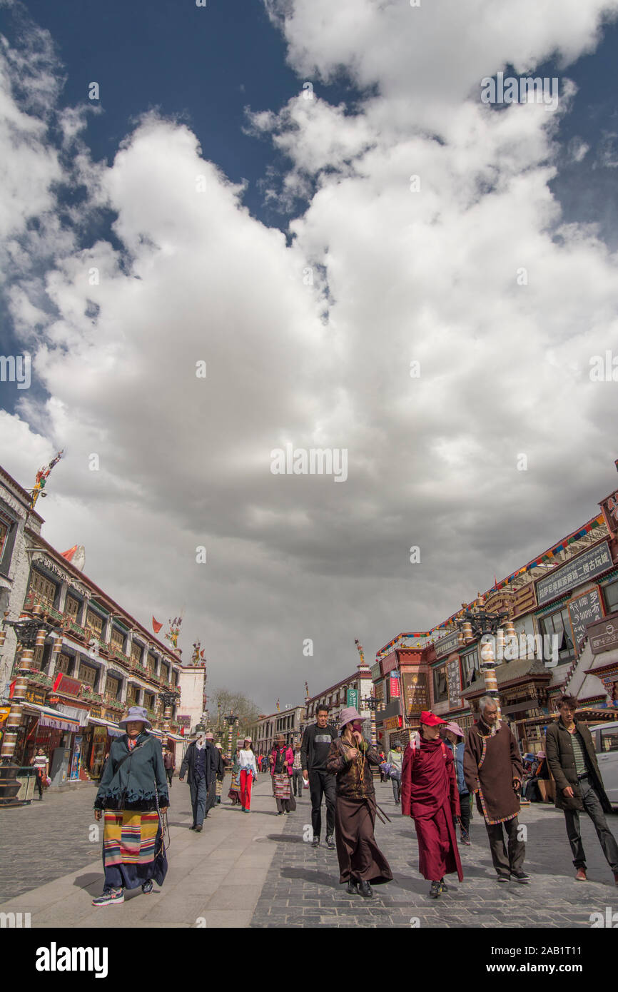 Circumambulation hi-res stock photography and images - Alamy