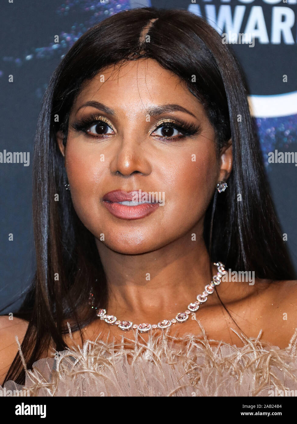 Los Angeles, United States. 24th Nov, 2019. Singer Toni Braxton poses ...