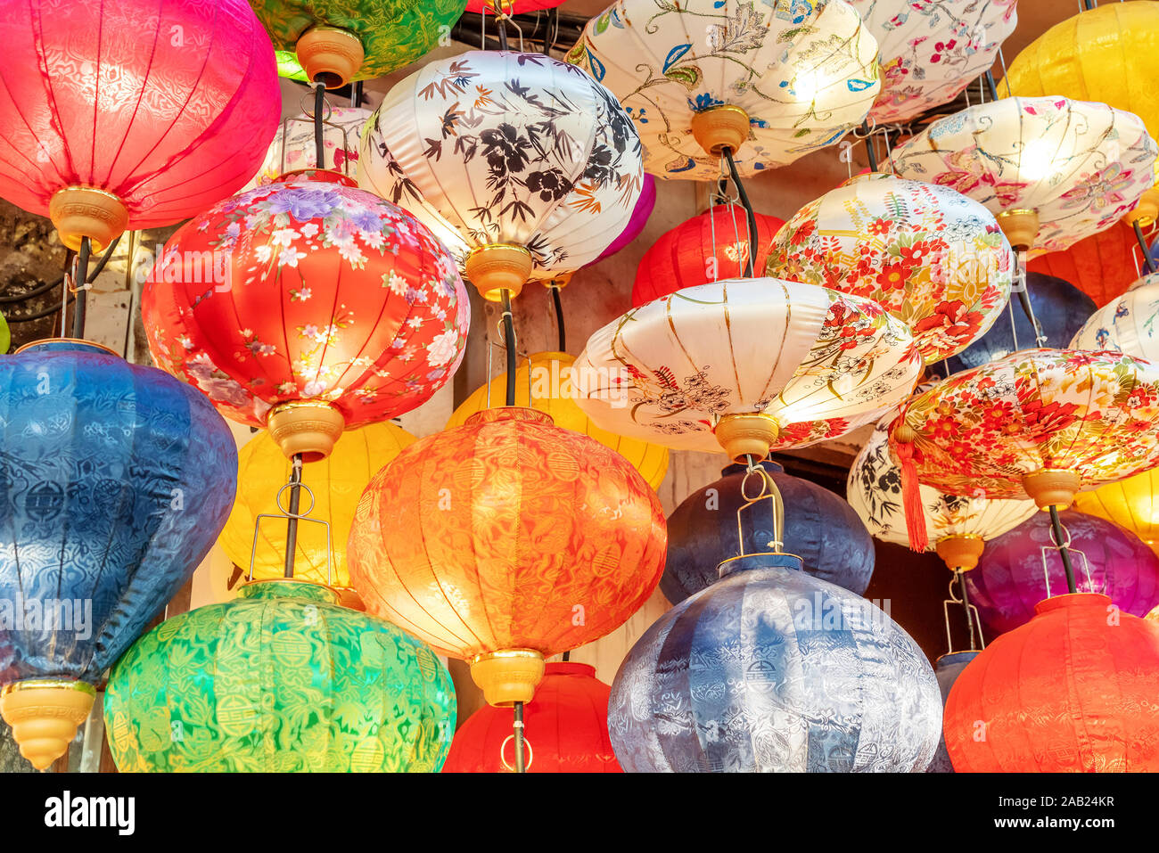 Chinese handmade lanterns hi-res stock photography and images - Alamy