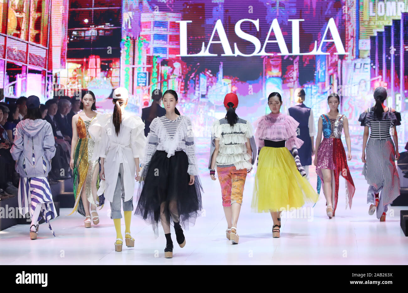 Busan, South Korea. 25th Nov, 2019. Korea-ASEAN fashion show Models ...