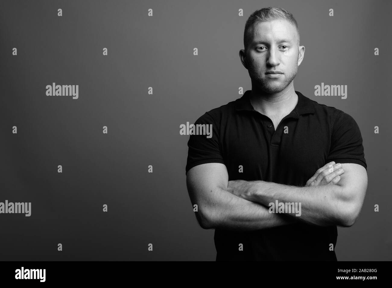 Short muscular arms hi-res stock photography and images - Alamy