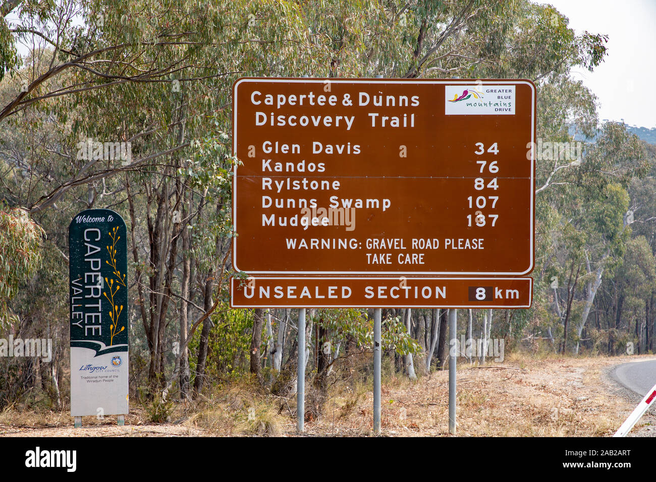 Road sign in Capertee valley and Dunns discovery trail in regional new ...