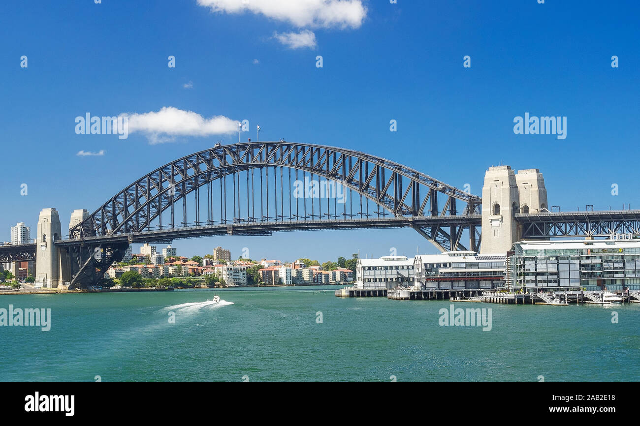 Sydney harbour with the opera house hi-res stock photography and images ...