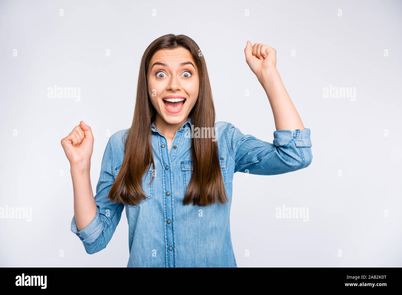 Close-up portrait of her she nice attractive lovely amazed glad excited ...