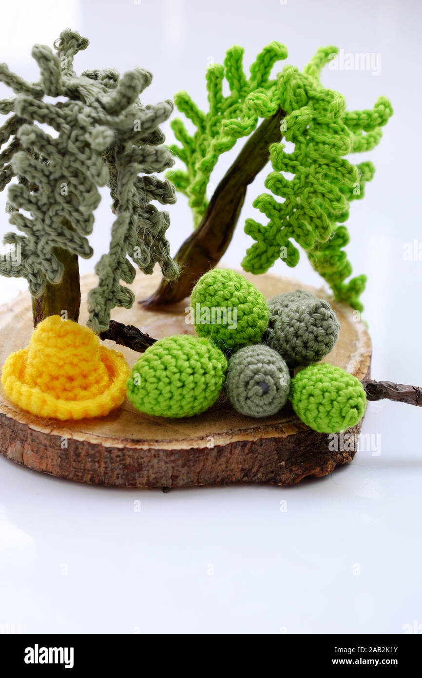 Amazing Coconut tree with bunch of fruit in green yarn, ornament tree ...
