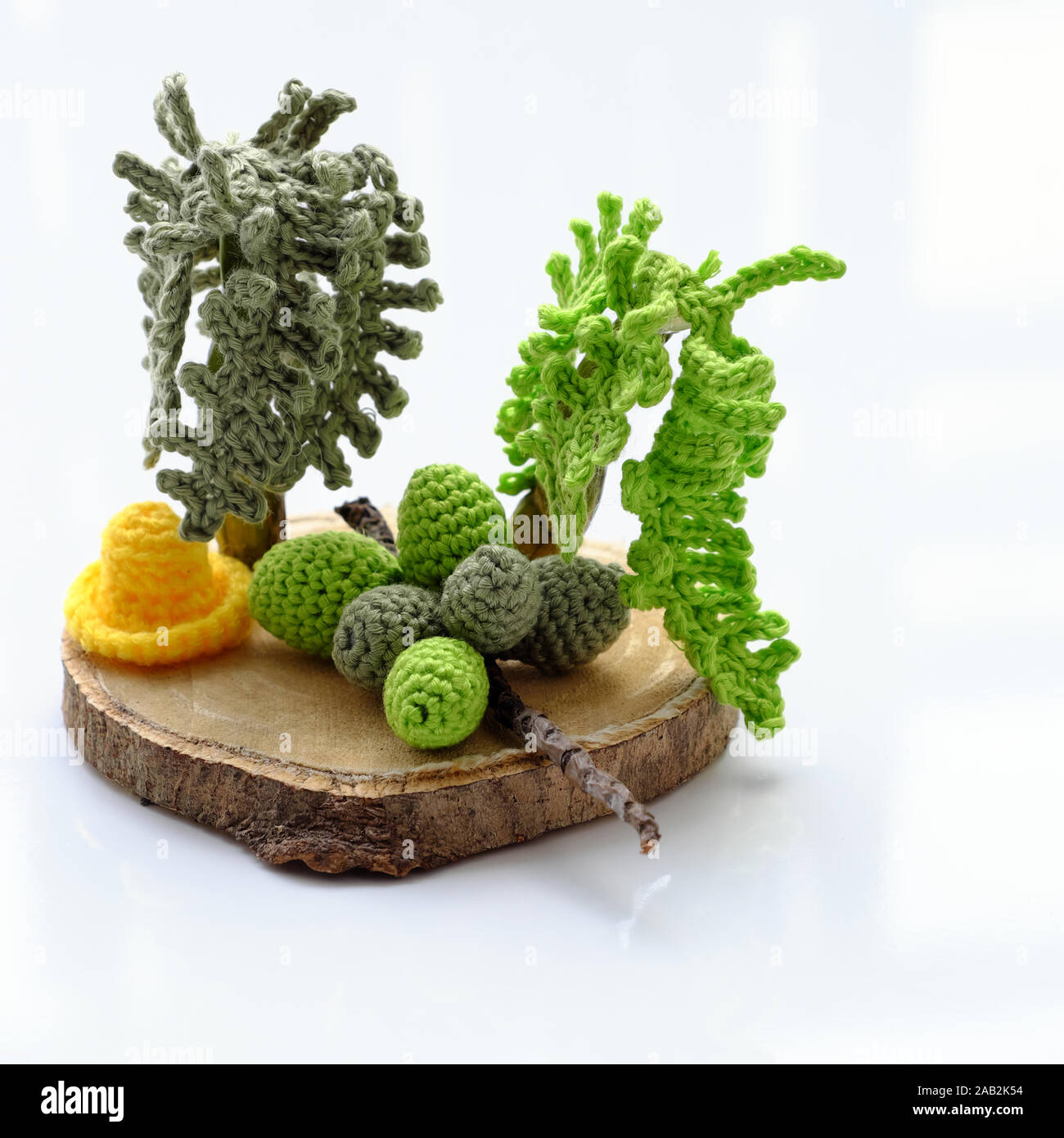 Amazing Coconut tree with bunch of fruit in green yarn, ornament tree ...