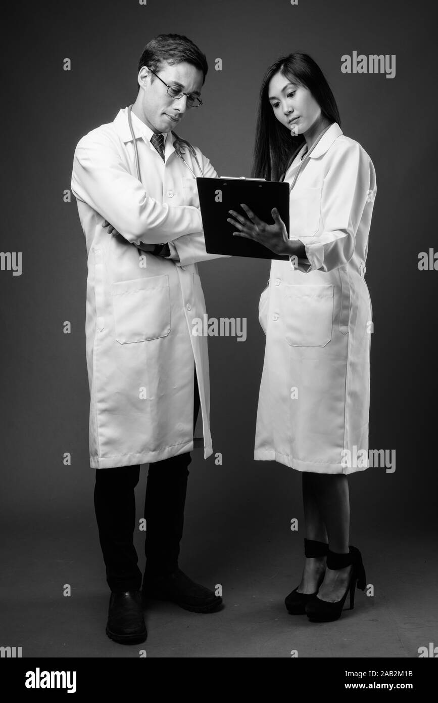Black man and white woman in meeting hi-res stock photography and ...