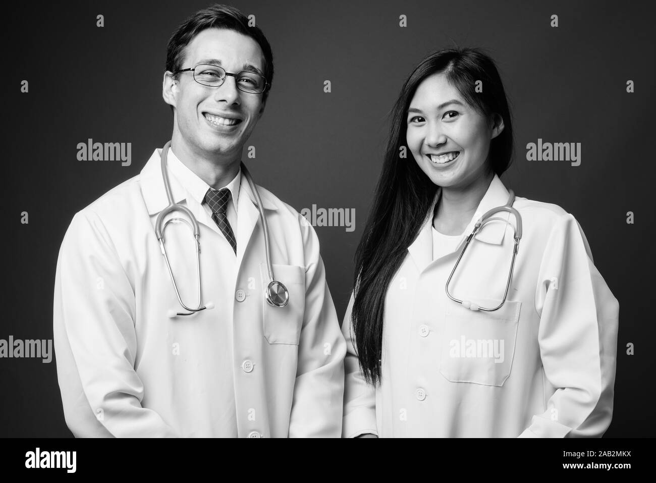 White doctors coat hi-res stock photography and images - Alamy