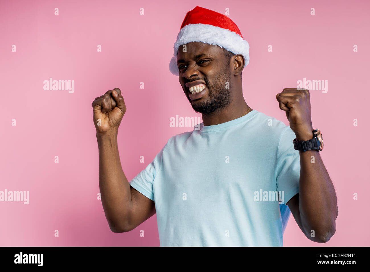 African guy wearing christmas hi-res stock photography and images - Alamy