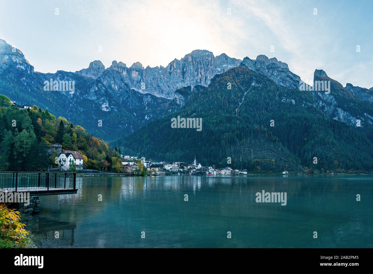 Alleghe village hi-res stock photography and images - Alamy