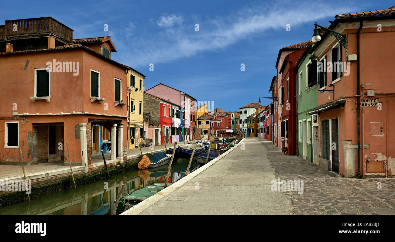 Empty street burano island hi-res stock photography and images - Alamy