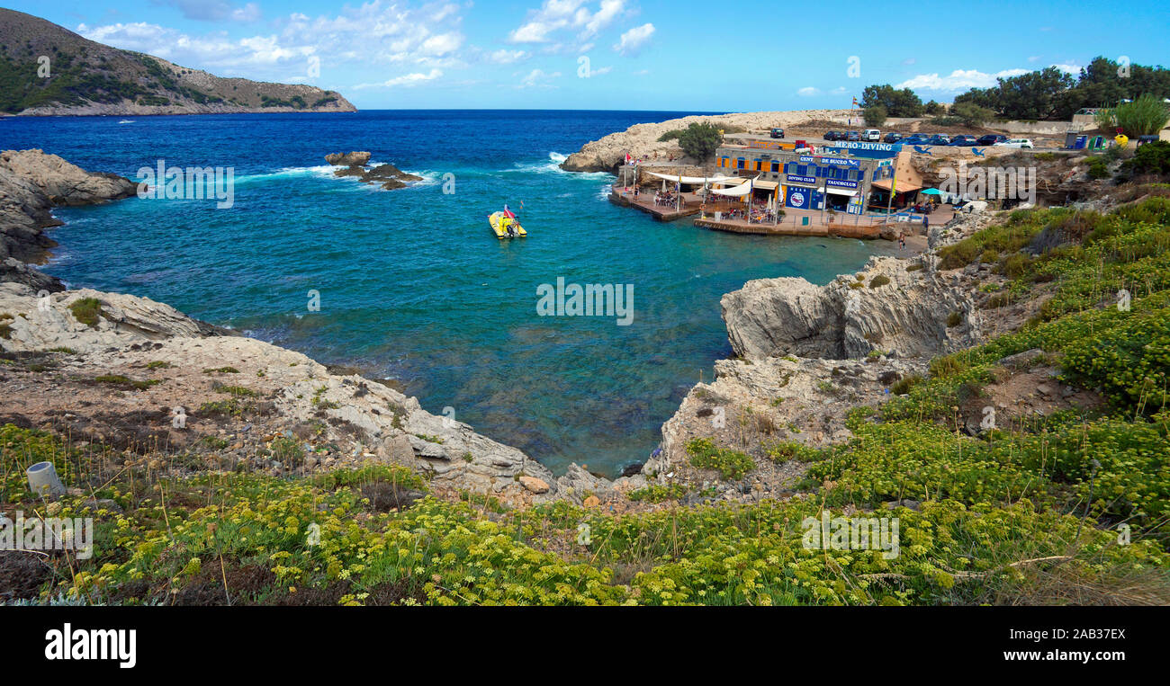 Diving school Mero diving at the idyllic bay Cala Lliteras, Cala ...