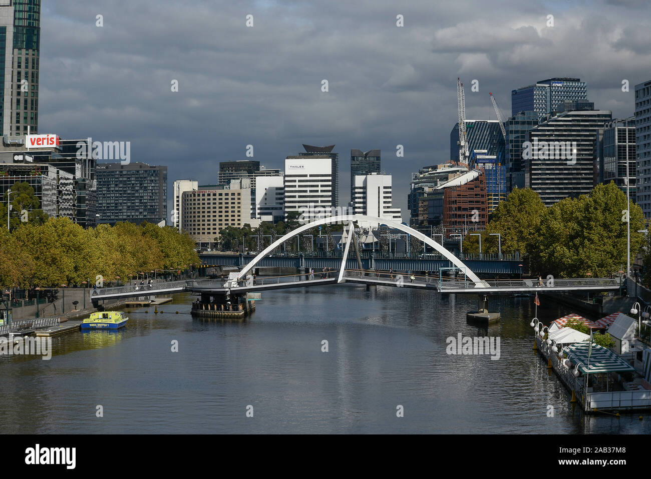 Southbank pedestrian bridge hi-res stock photography and images - Alamy