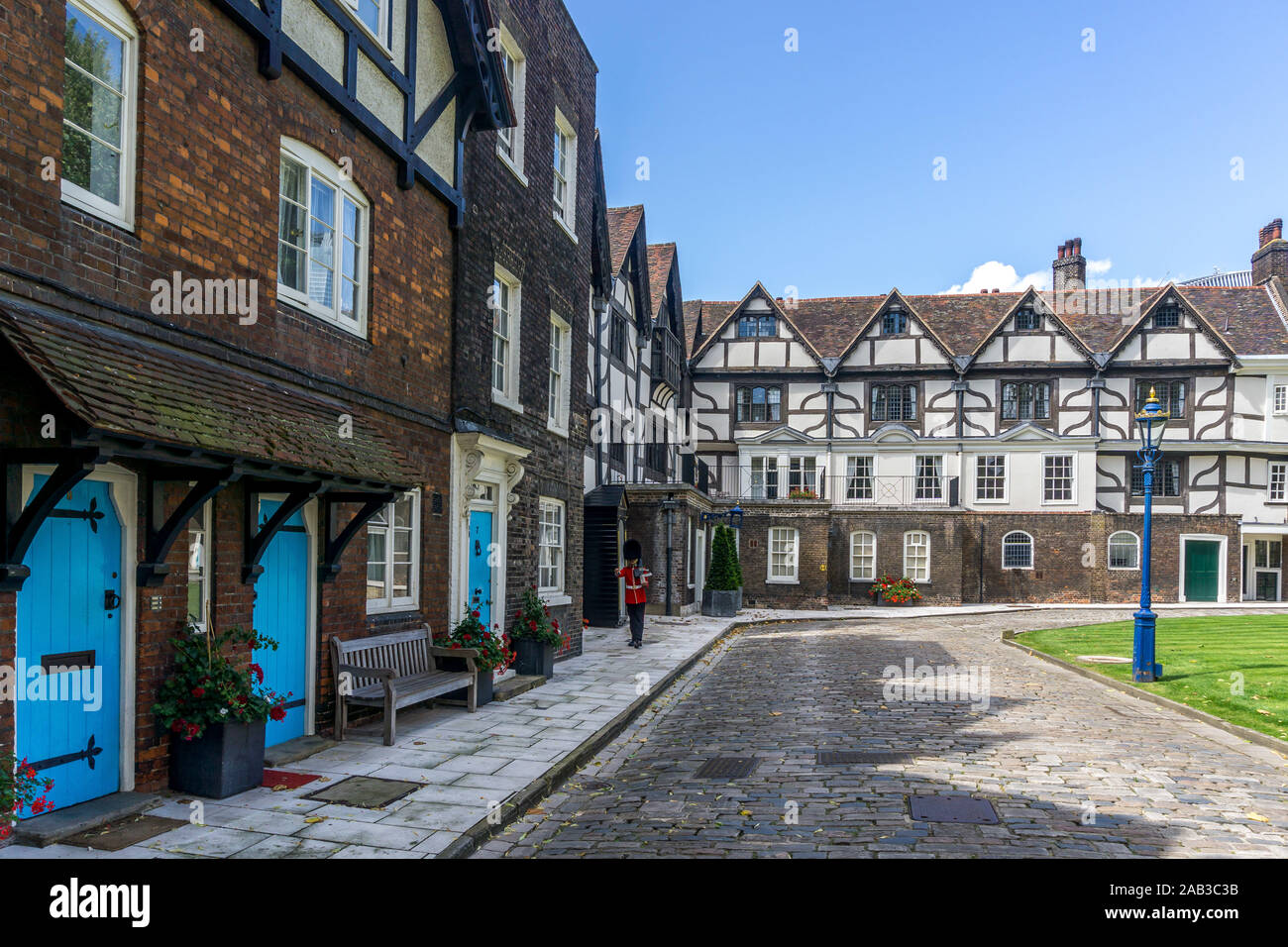 Tower green tower of london hi-res stock photography and images - Alamy