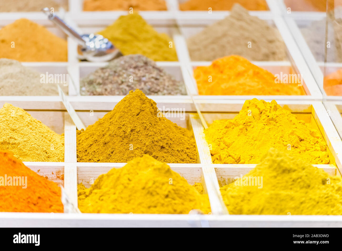Yellow powders hi-res stock photography and images - Alamy