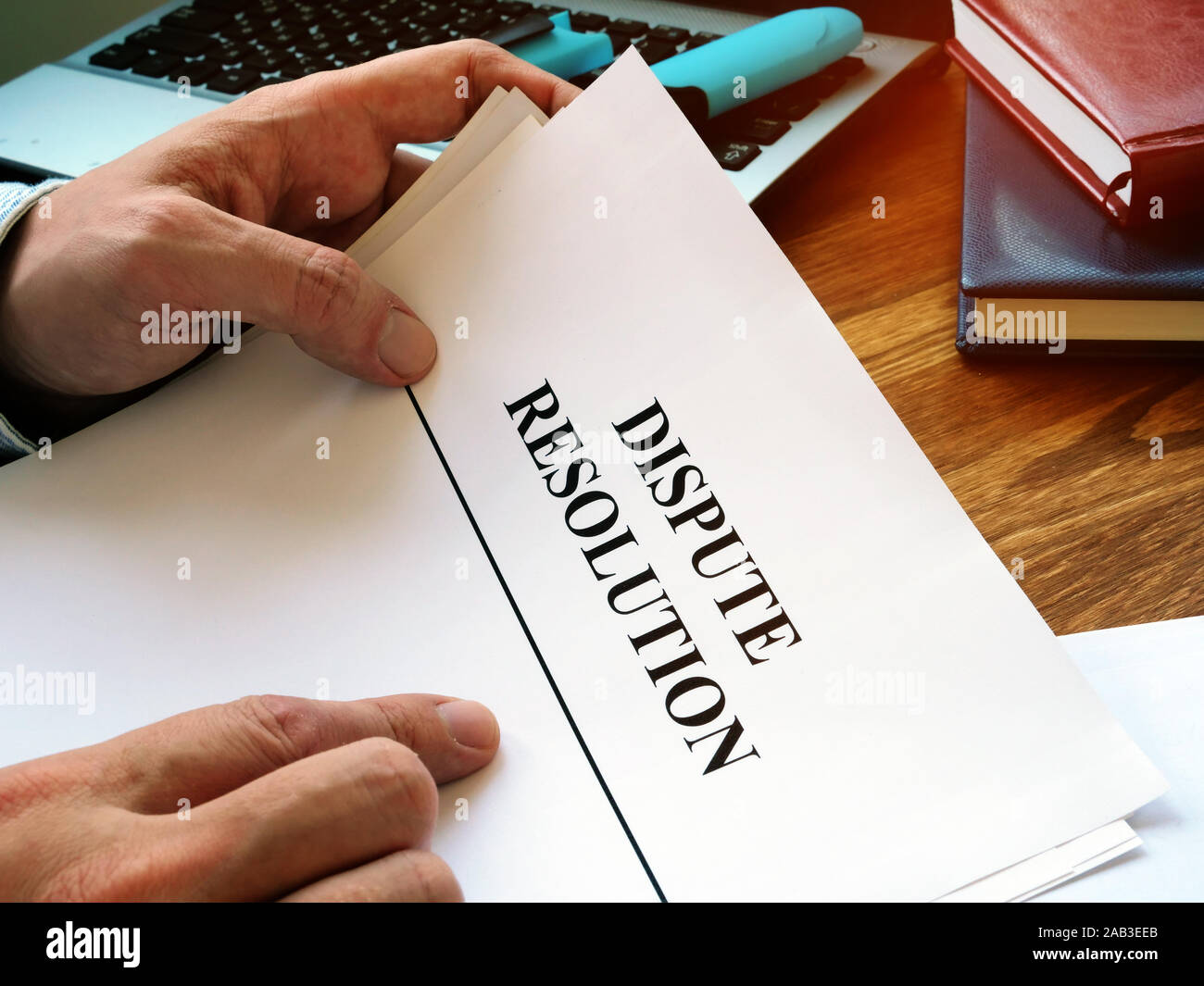 Conflict resolution mediator hi-res stock photography and images - Alamy