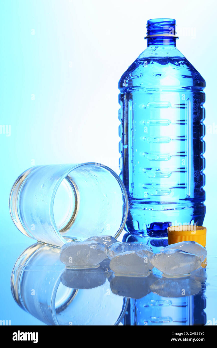 Flasche wasserflasche hi-res stock photography and images - Alamy