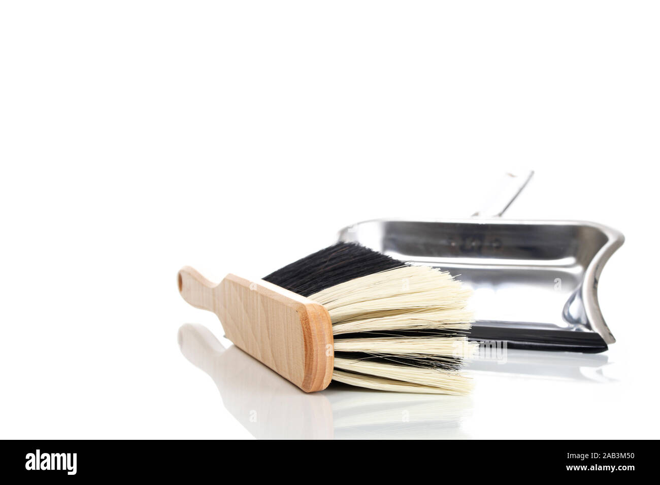 Handfeger mit Kehrblech Stock Photo - Alamy